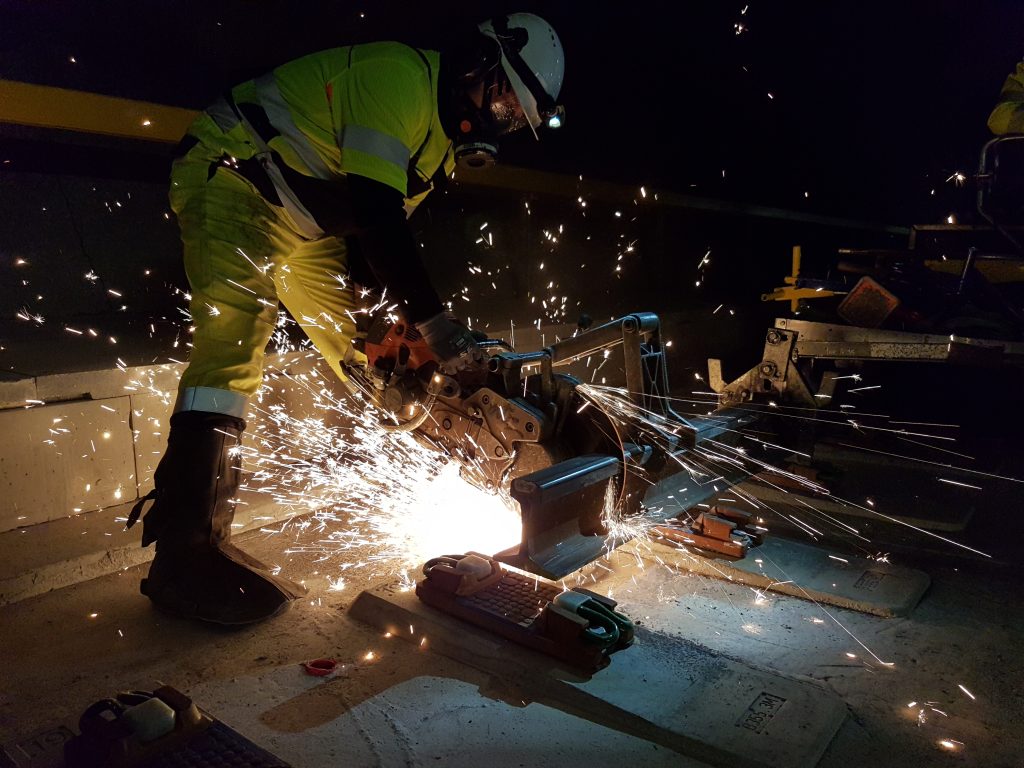 Azvi obtains the Aenor certificate for its rail and switch welding ...